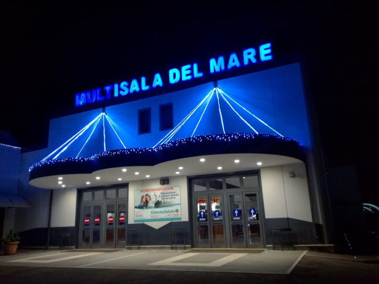 "FORMIA DESTINATA A NON AVERE IL CINEMA FINO AL 2026"