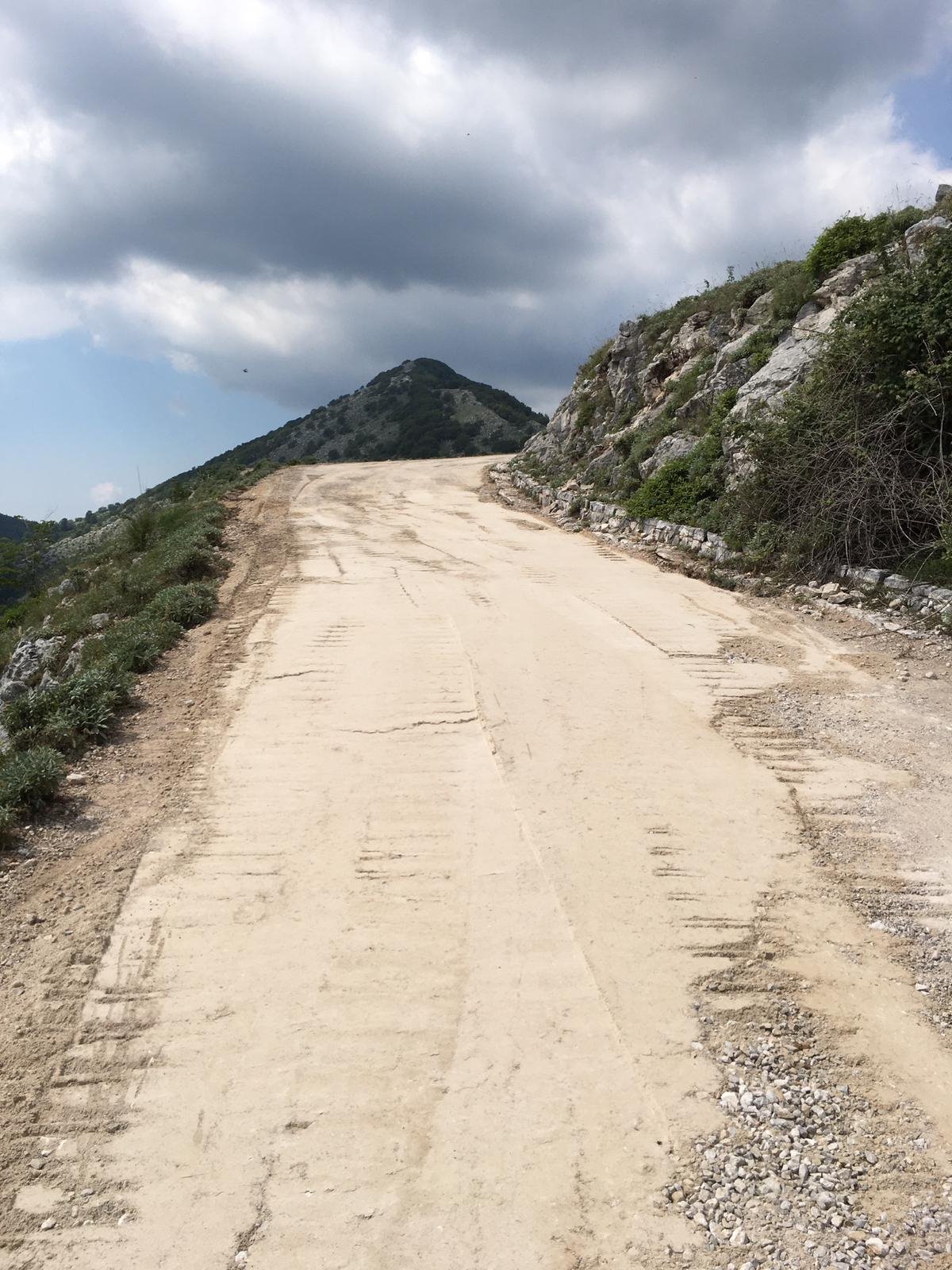FORMIA, MESSA IN SICUREZZA DELLA STRADA CHE PORTA AL MONTE REDENTORE ... FORMIA, MESSA IN SICUREZZA DELLA STRADA CHE PORTA AL MONTE REDENTORE ...