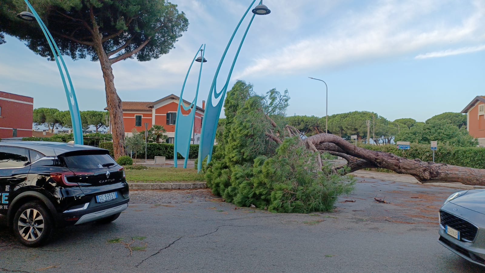 IL MALTEMPO INVESTE LA PROVINCIA PONTINA: TROMBA D'ARIA TRA BORGO GRAPPA, BELLA FARNIA E ...