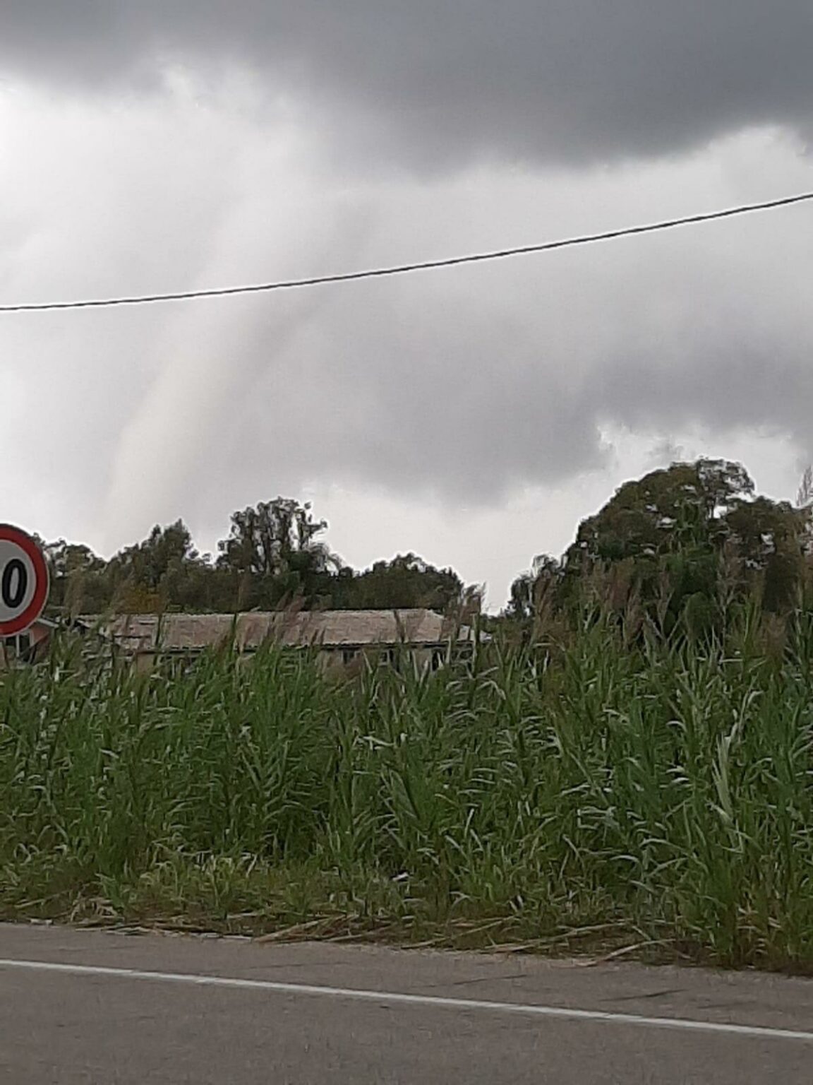 MALTEMPO: VIOLENTA TROMBA D'ARIA TRA SABAUDIA E TERRACINA - Latina TU