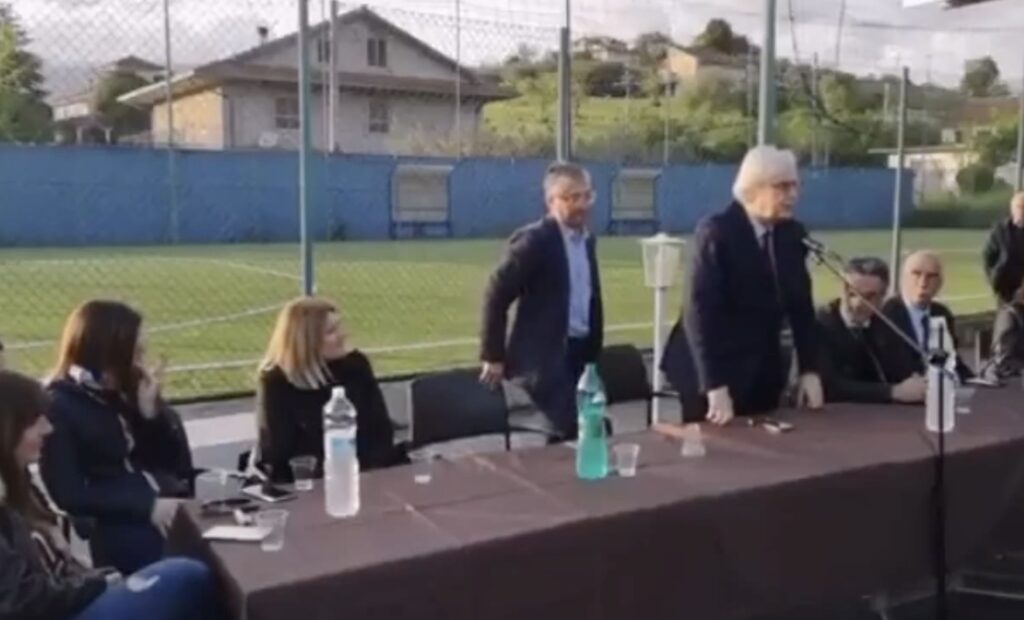 SGARBI SU SONNINO: "POSTO STRANO, GENTE CHE GRUGNIVA". INSORGE IL ...