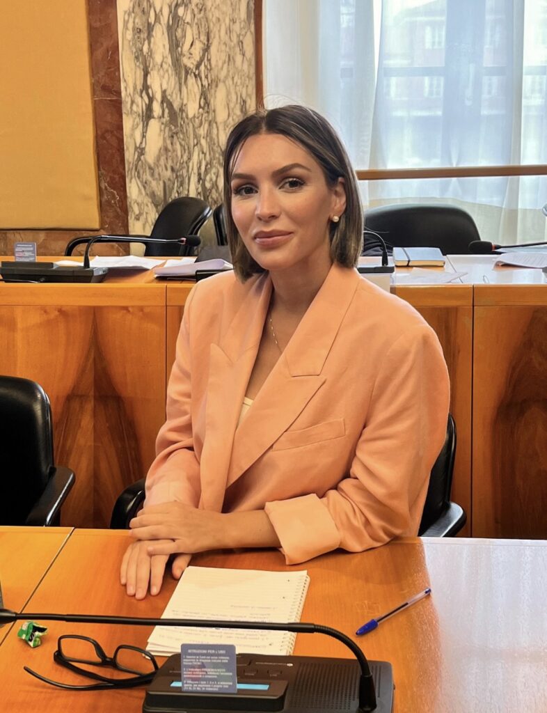 LATINA, APPROVATA LA "NUOVA CARTA DEI DIRITTI DELLE BAMBINE"