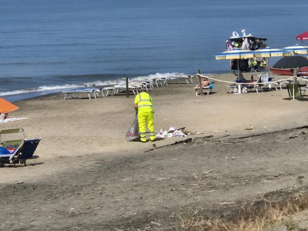 ABC LATINA, AL VIA LE ATTIVITÀ DI PULIZIA SU TUTTO IL LITORALE