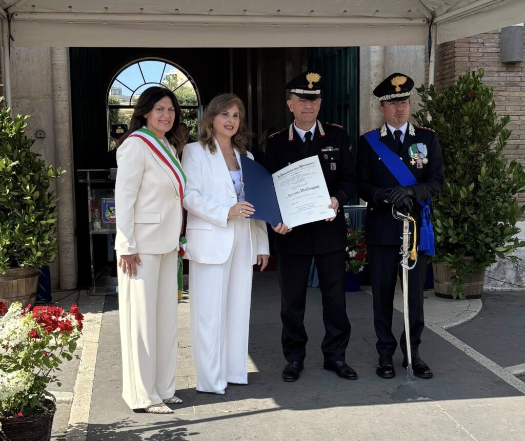 SERMONETA, CELEBRATO CON L'ONORIFICENZA IL COMANDANTE DEI CARABINIERI